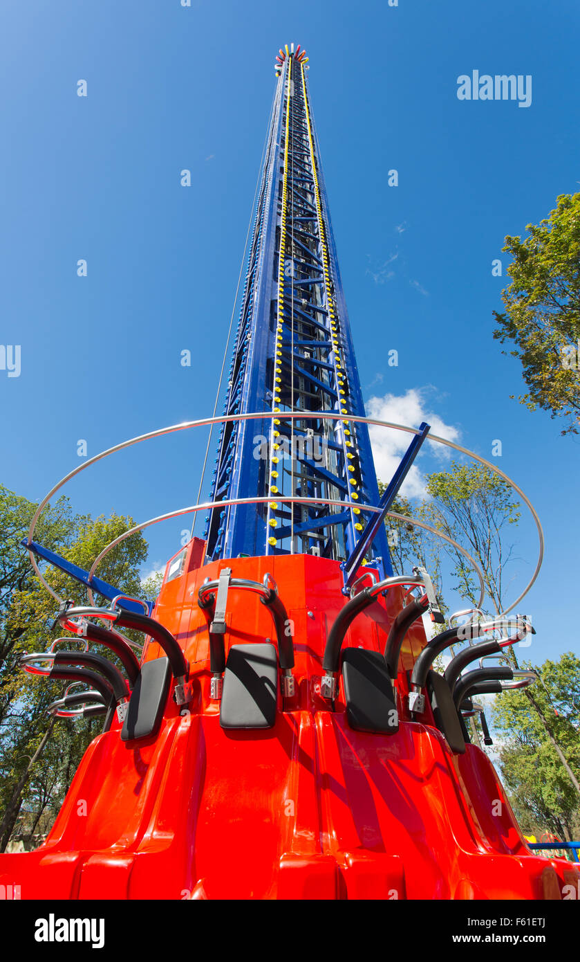 Freefall tower ride hi-res stock photography and images - Alamy