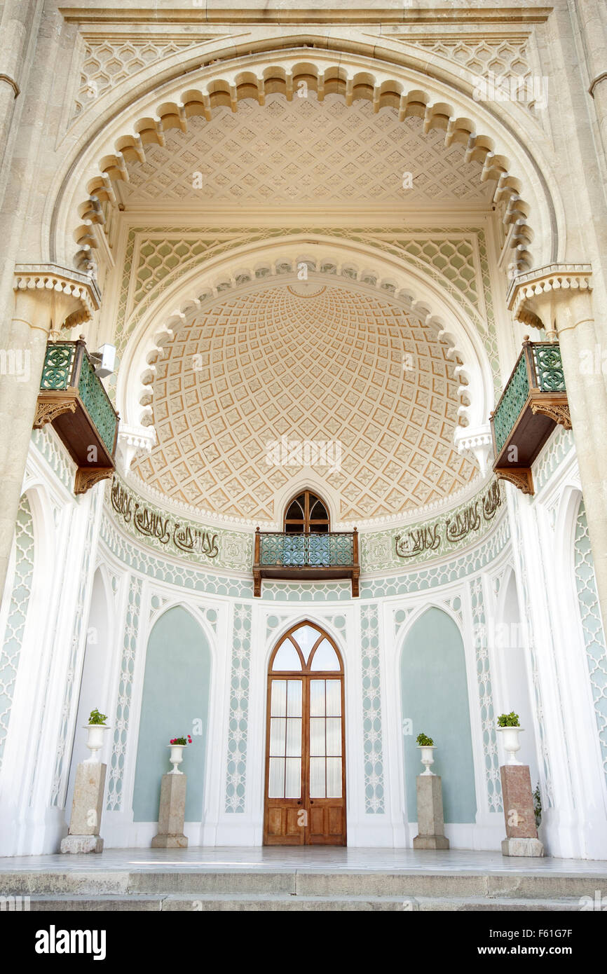 Great entrance arch in luxury medieval palace Stock Photo - Alamy
