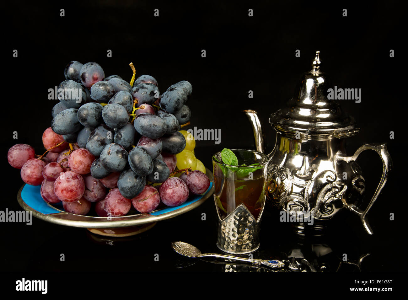 Arabic tea set hi-res stock photography and images - Alamy
