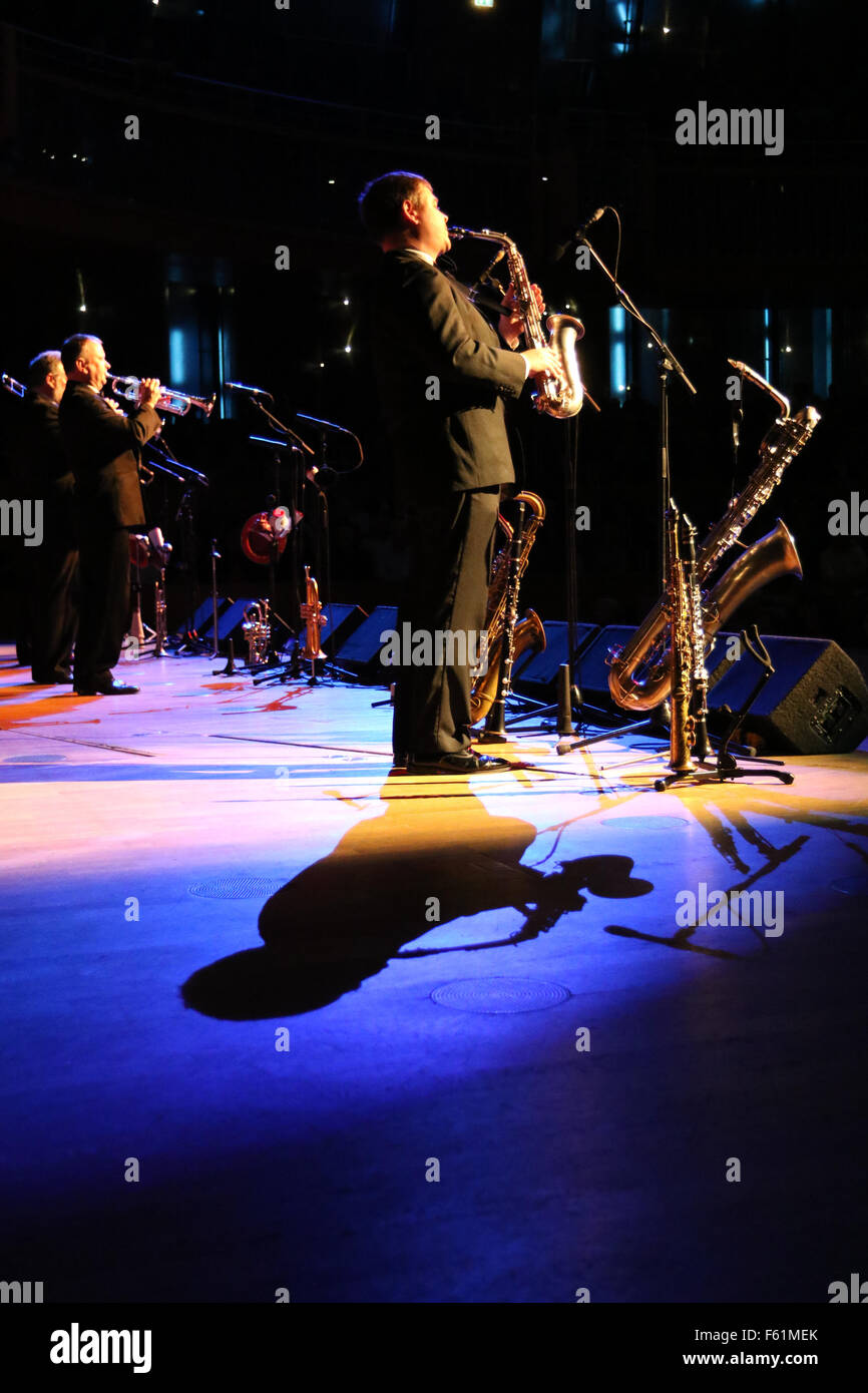 Skiffle band hi-res stock photography and images - Alamy