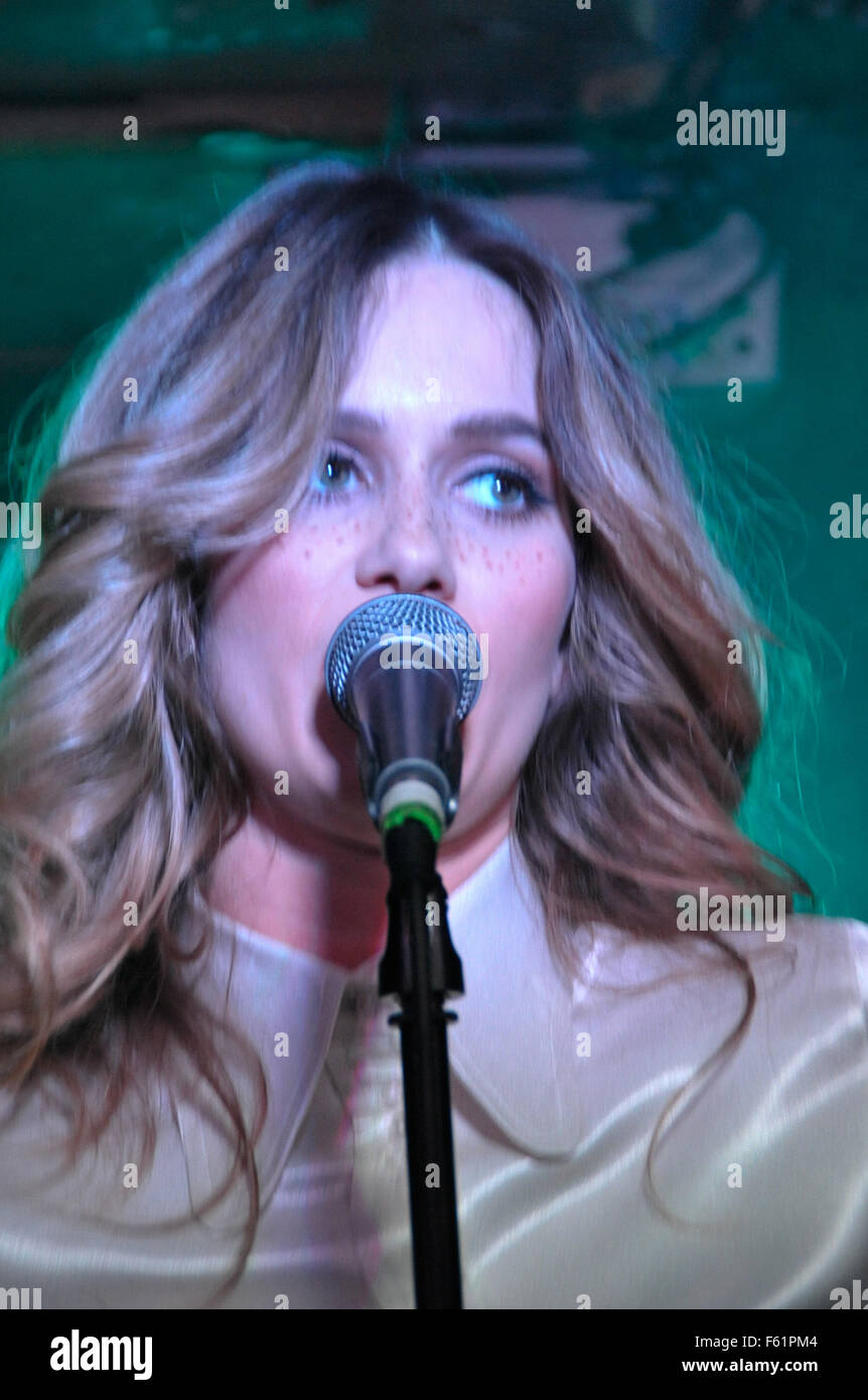 Whinnie Williams concert at Birthdays in Stoke Newington Featuring ...