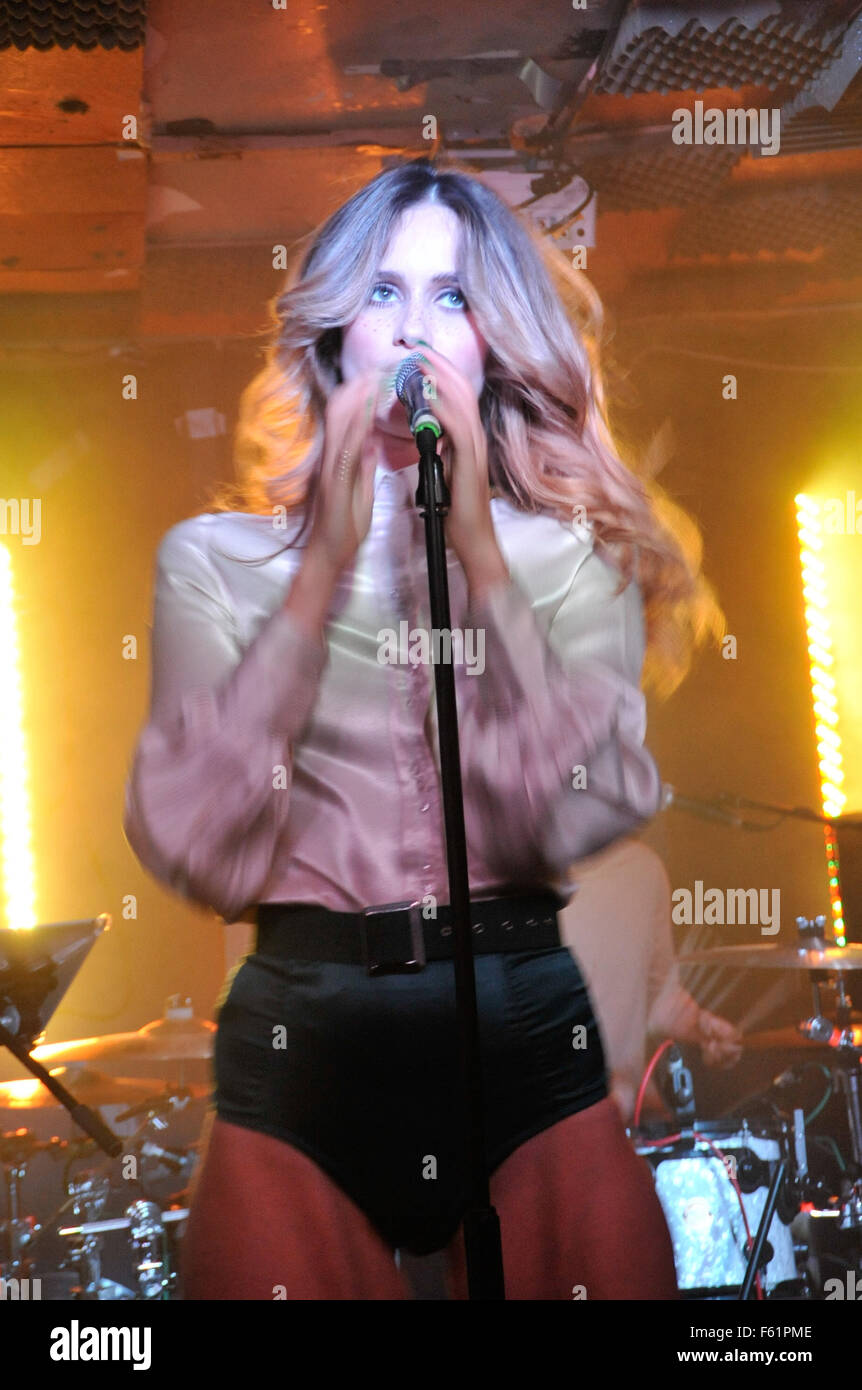 Whinnie Williams concert at Birthdays in Stoke Newington Featuring ...