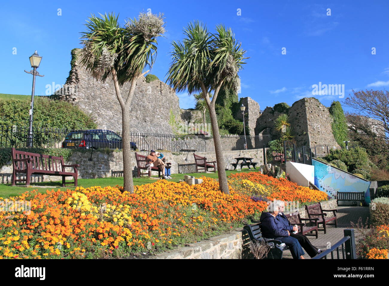 Tenby Castle walls, Castle Hill, Pembrokeshire, Dyfed, Wales, Great ...
