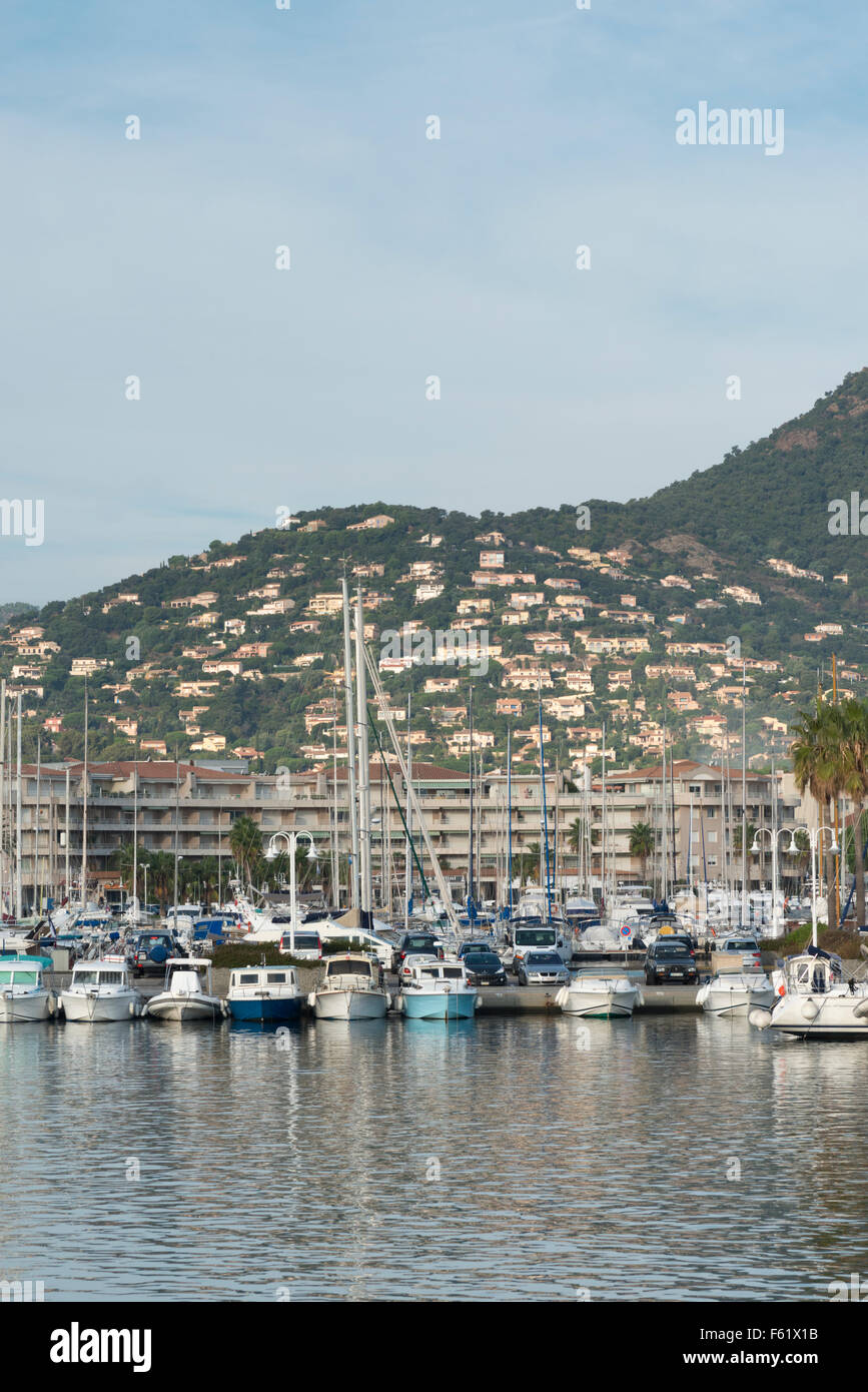 Ports of provence hi-res stock photography and images - Alamy