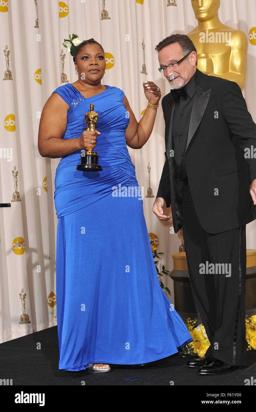 LOS ANGELES, CA - MARCH 7, 2010: Mo'Nique & Robin Williams at the 82nd ...