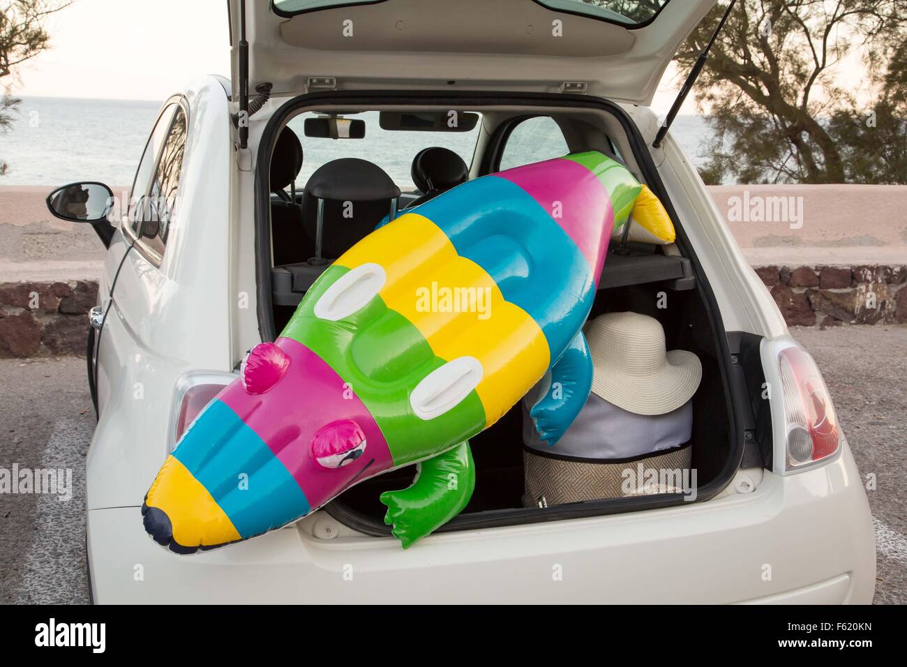 The car trunk full of beach accessories Stock Photo - Alamy