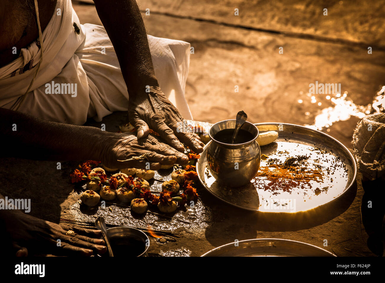 Different altars hi-res stock photography and images - Alamy