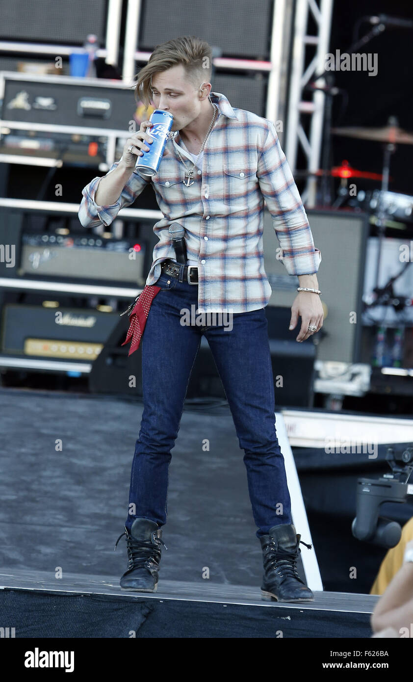 Route 91 Harvest country music festival at MGM Resorts Village - Day 1 ...