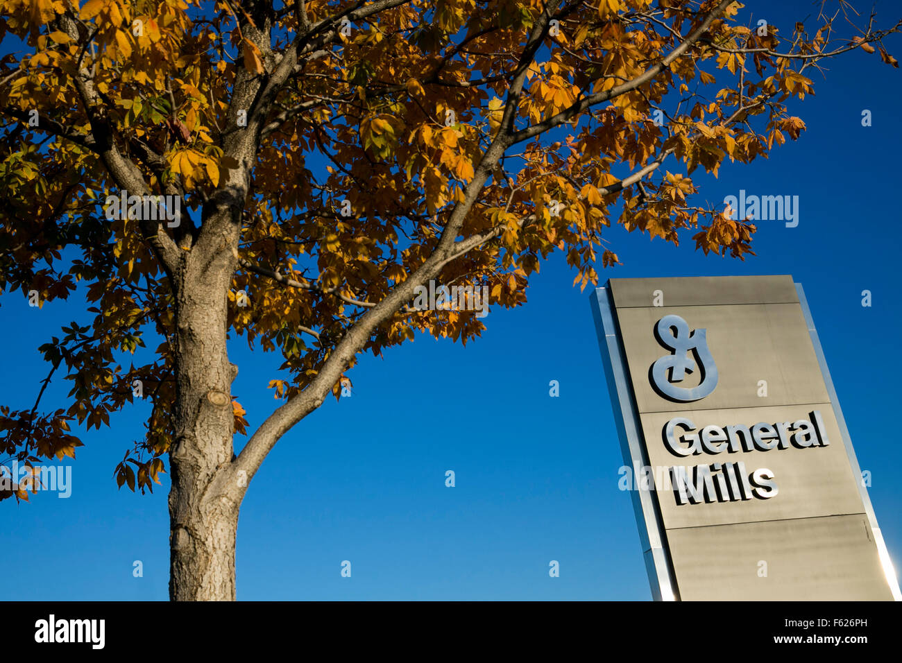 General mills headquarters hi-res stock photography and images - Alamy