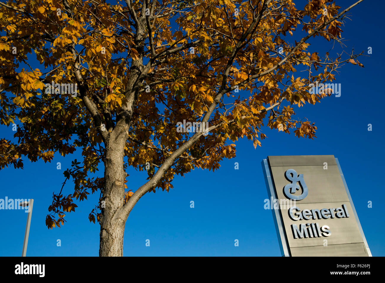 General mills logo hi-res stock photography and images - Alamy