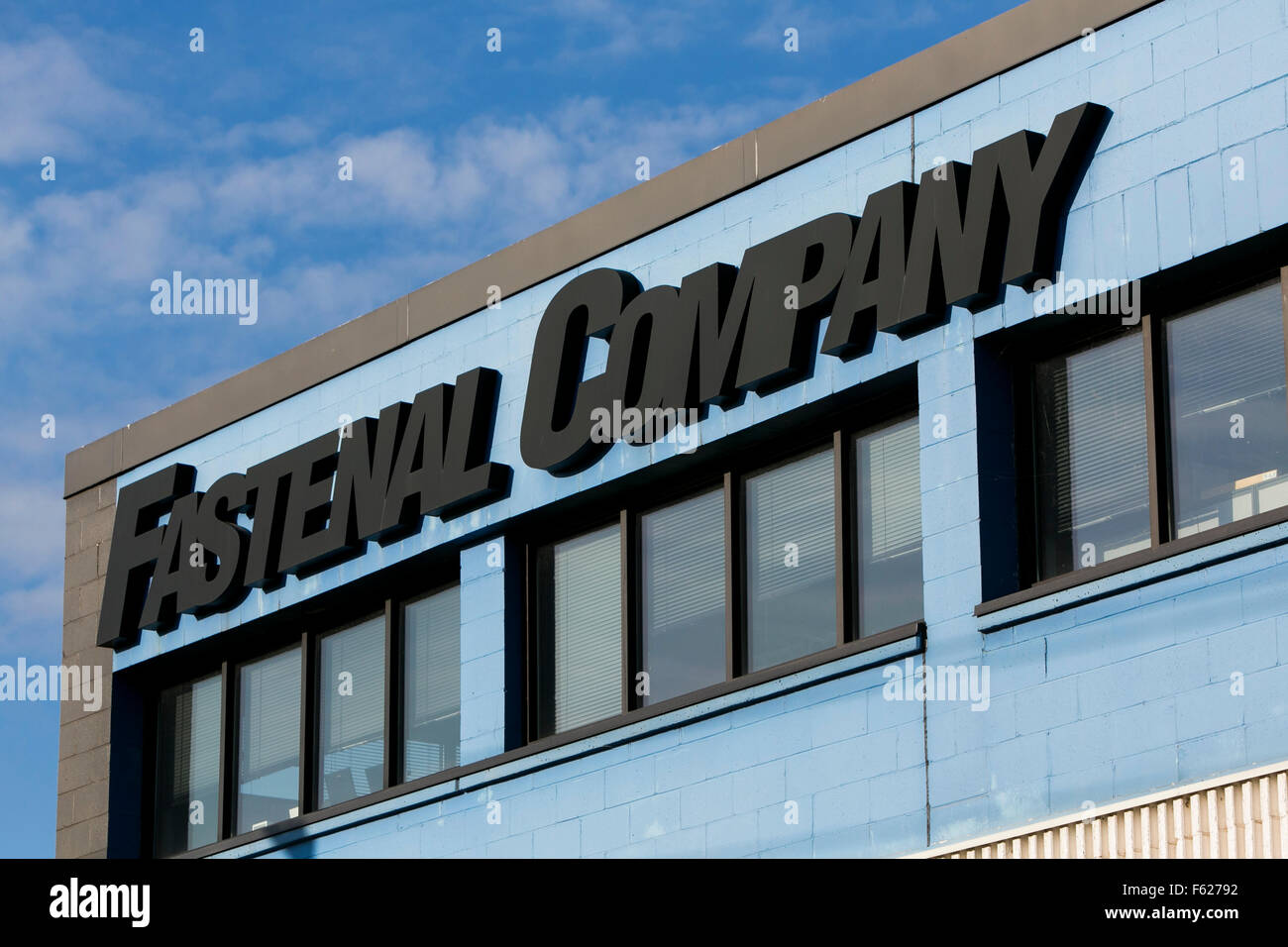 Fastenal logo sign headquarters hi-res stock photography and images - Alamy