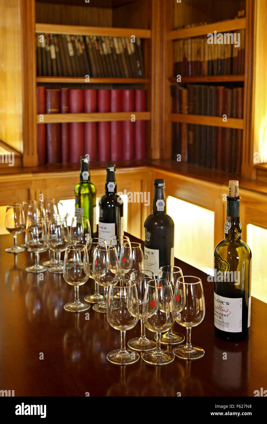 Vintage port wine bottle hi-res stock photography and images - Alamy