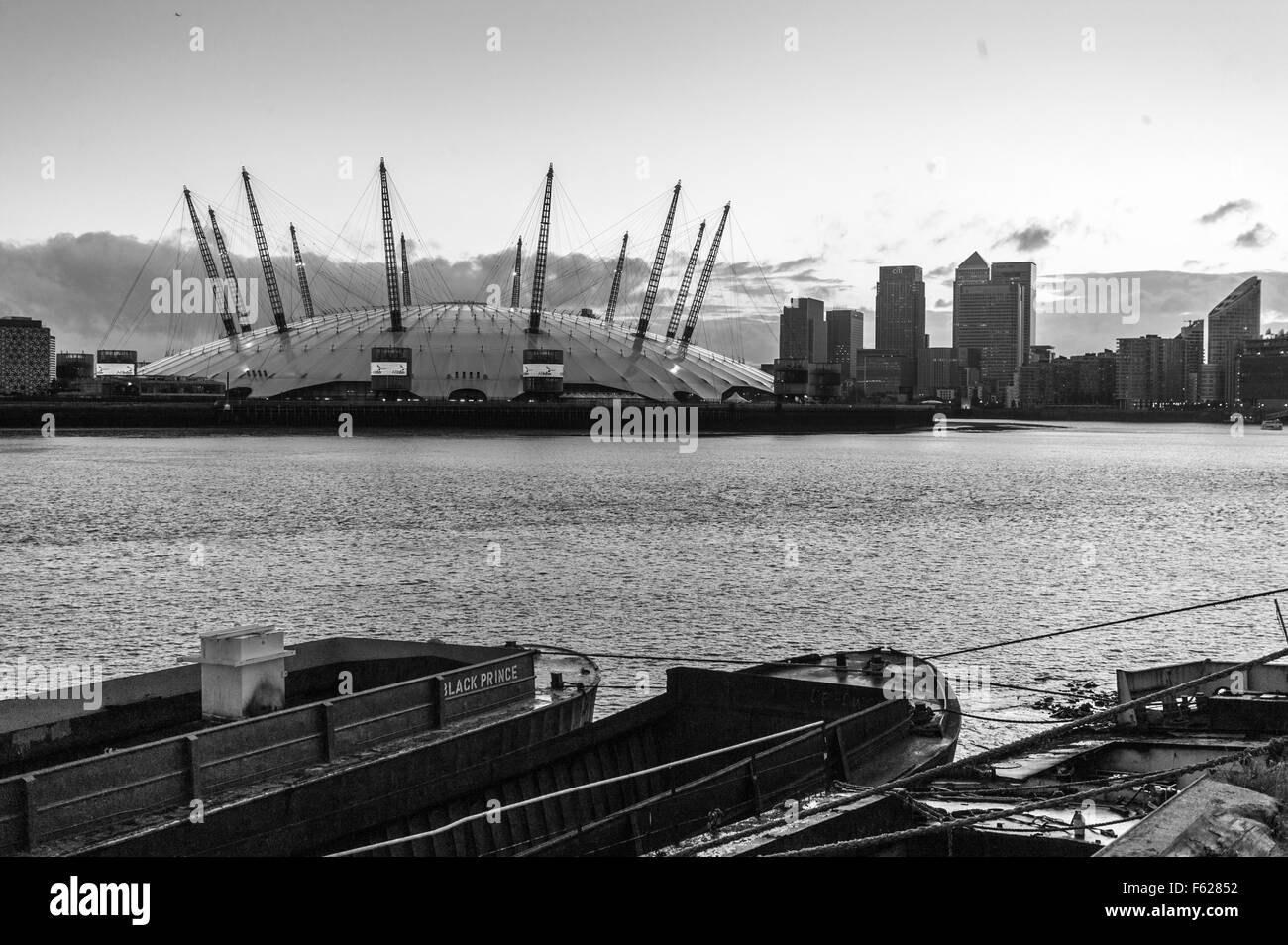 The o2 arena exterior hi-res stock photography and images - Alamy