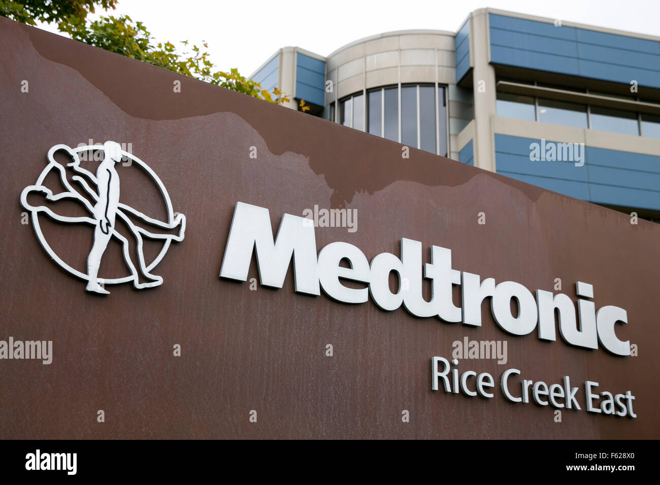 Medtronic logo hi-res stock photography and images - Alamy