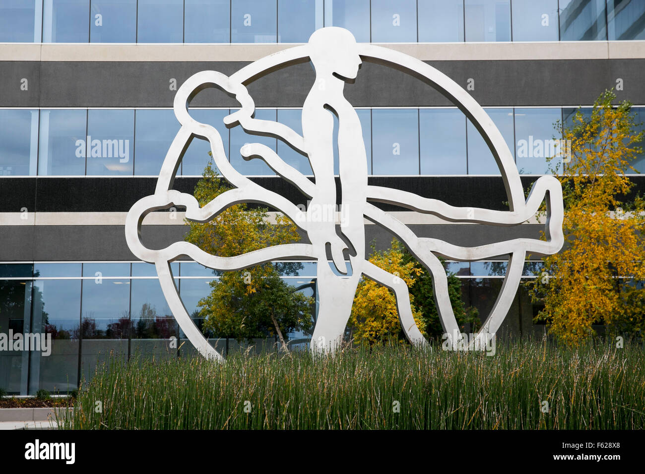 Medtronic logo hi-res stock photography and images - Alamy