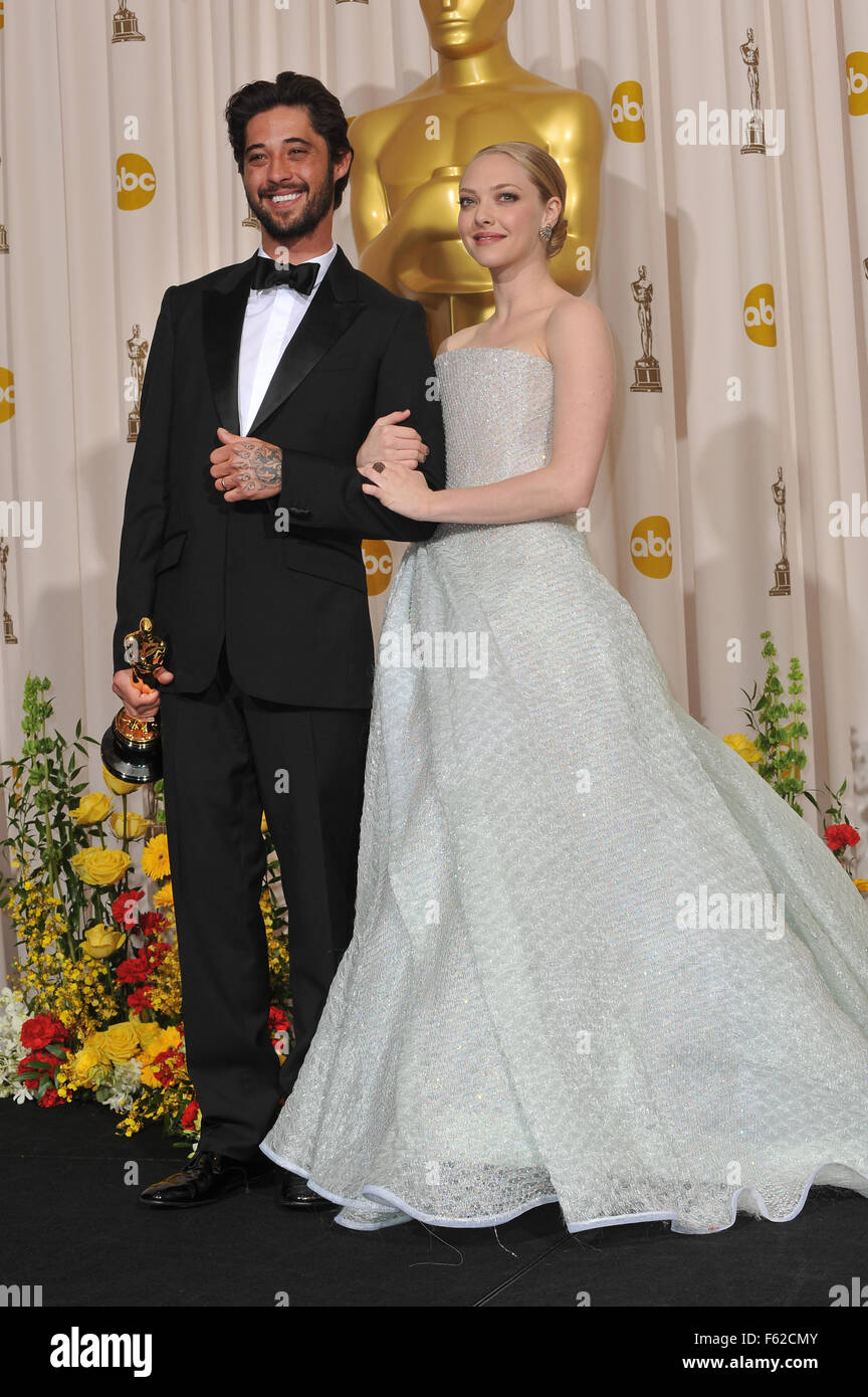 Amanda Seyfried & Ryan Bingham at the 82nd Academy Awards at the Kodak ...