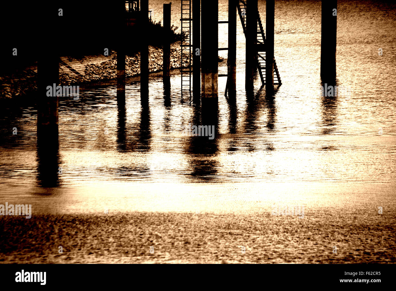 Steel pillars hi-res stock photography and images - Alamy