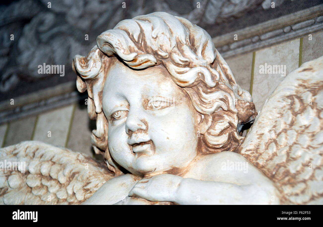 White marble angel hi-res stock photography and images - Alamy