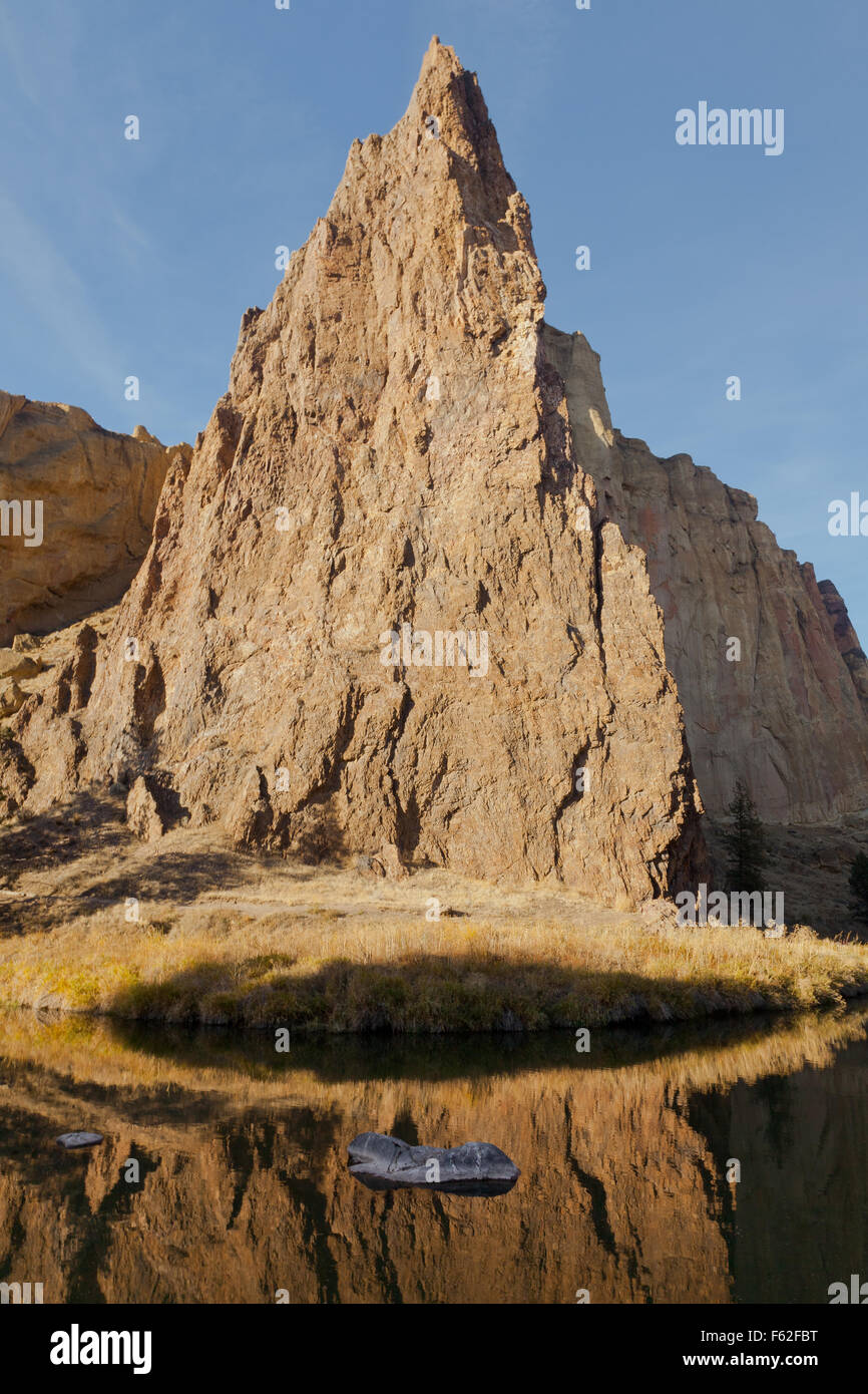 Volcanic rock walls at Smith Rock State Park near Bend, Oregon. Smith ...