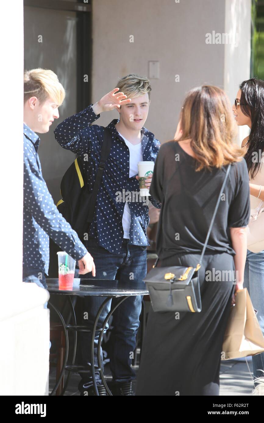Jedward (John and Edward Grimes) spotted posing with fans at Starbucks ...