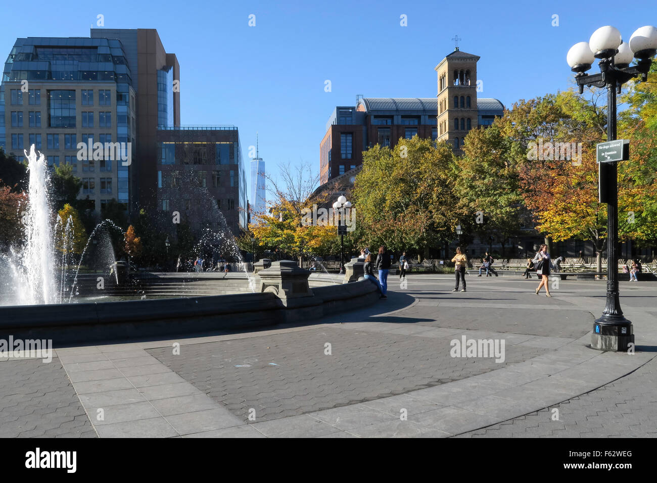 Plaza park square hi-res stock photography and images - Alamy