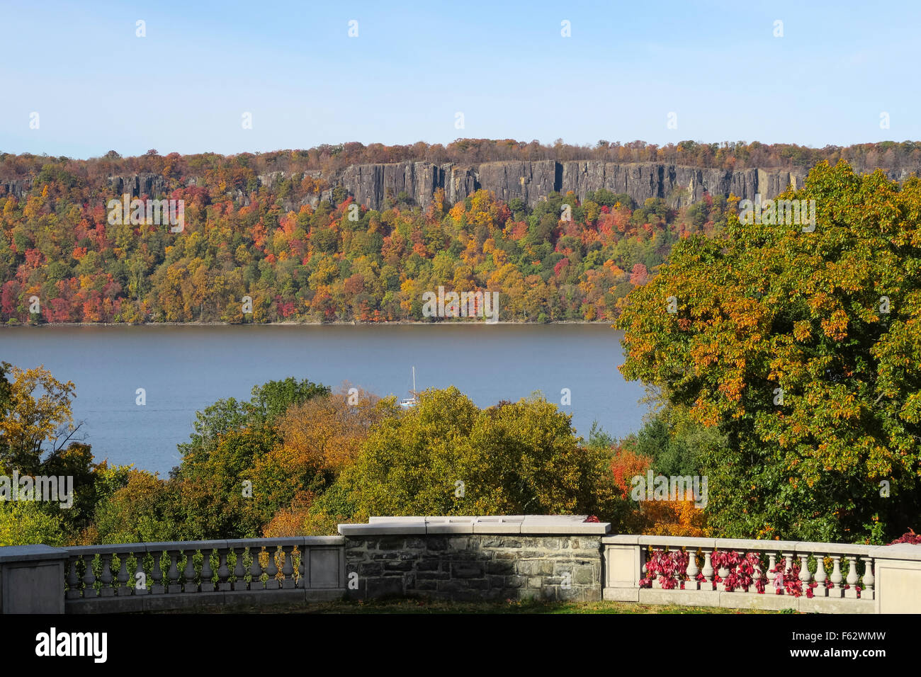Wave Hill Public Garden Overlooks the New Jersey Palisades, Bronx, NYC ...