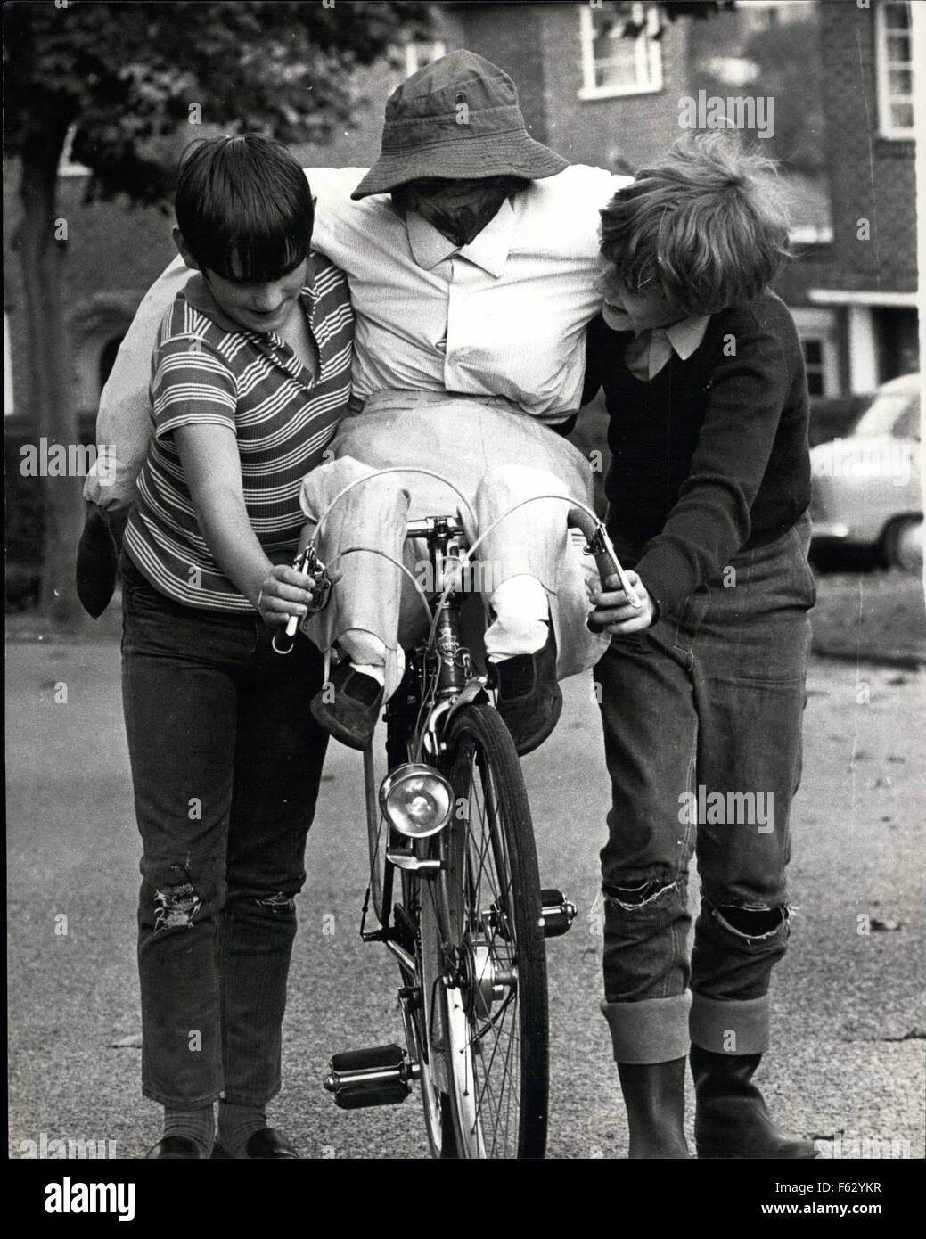 Penny for the guy hi-res stock photography and images - Alamy