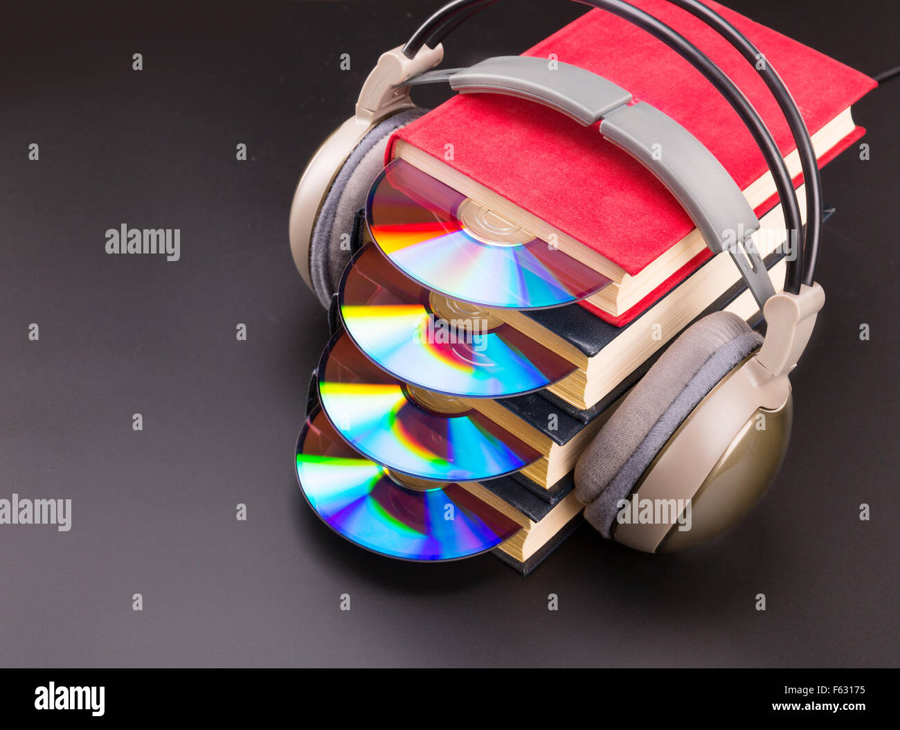 Pile of cd music hi-res stock photography and images - Alamy