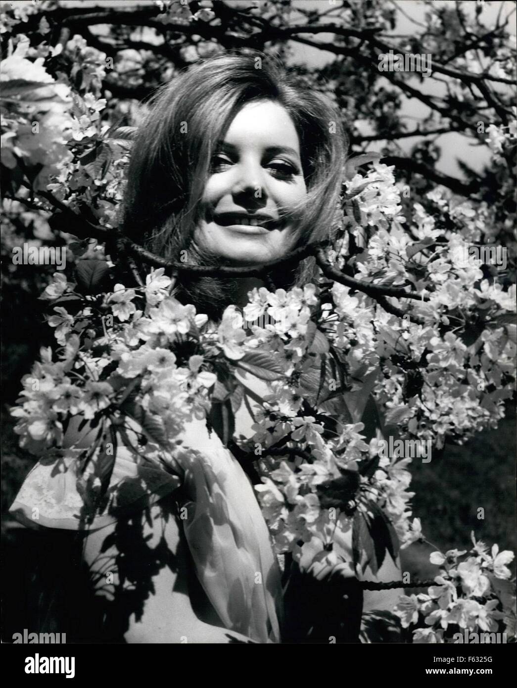 Catherine schell hi-res stock photography and images - Alamy