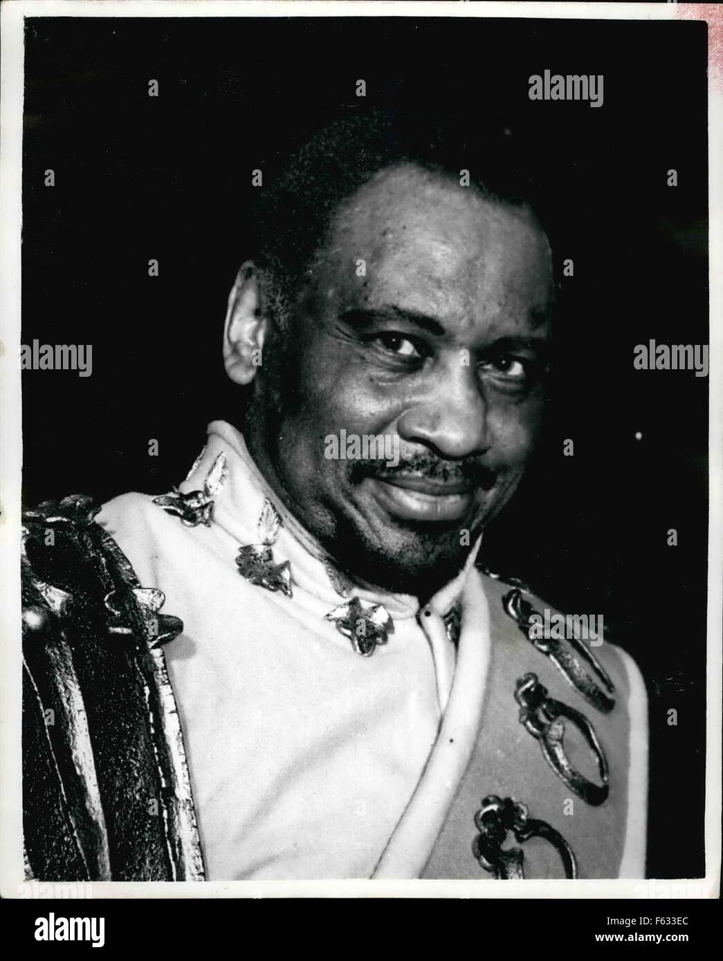 Paul robeson rehearses for othello hi-res stock photography and images ...