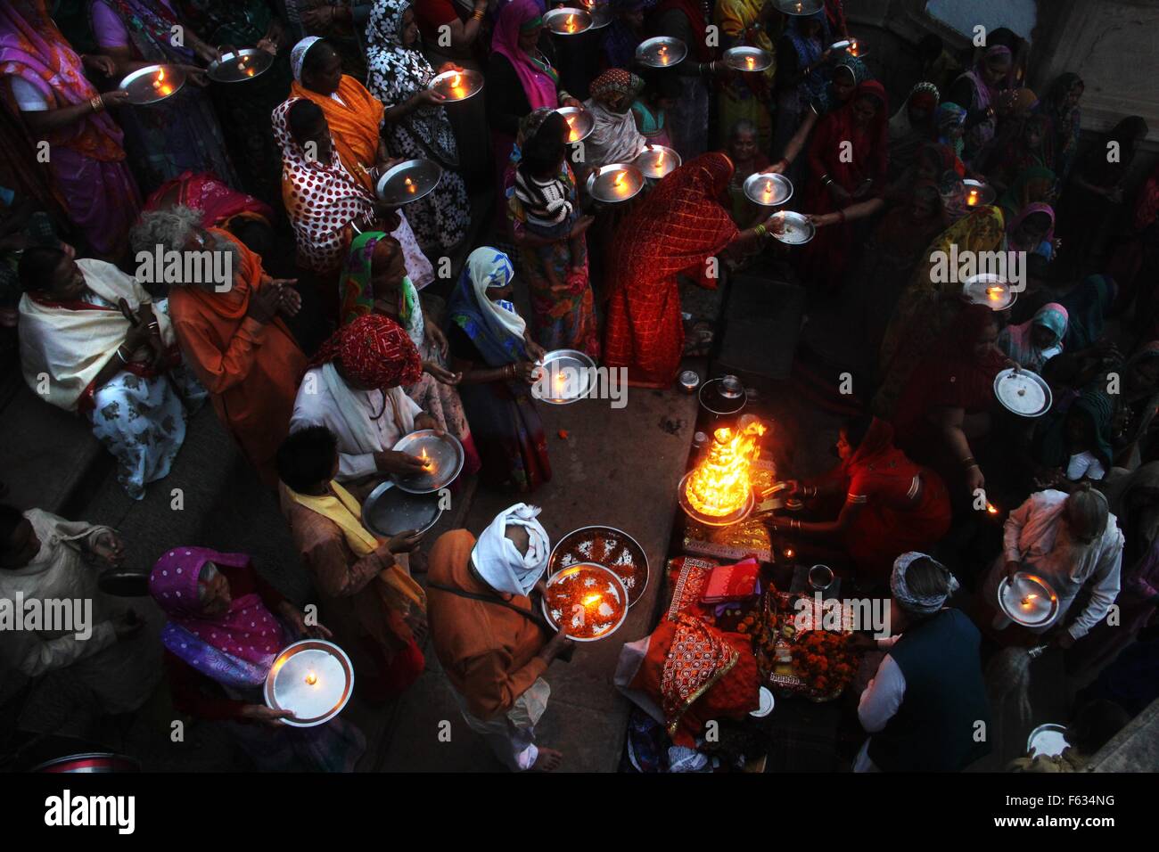 Vrindavan, India. 10th Nov, 2015. Hindu devotee offering Aarti on Bank ...