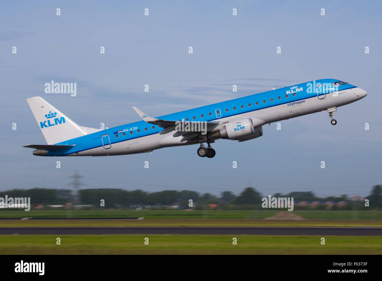 Klm cityhopper aircraft hi-res stock photography and images - Alamy