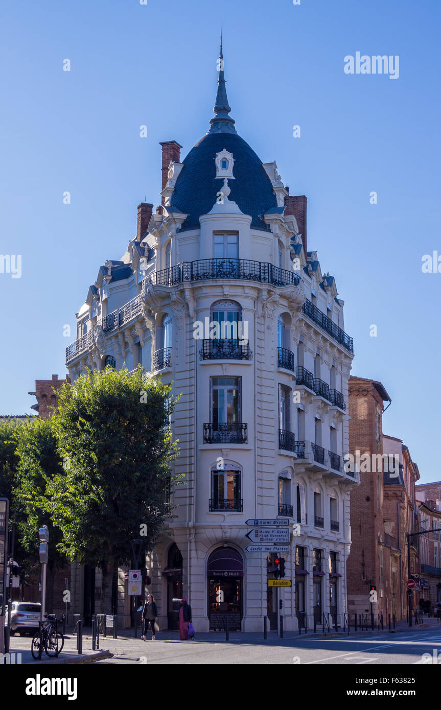 French second empire house hi-res stock photography and images - Alamy