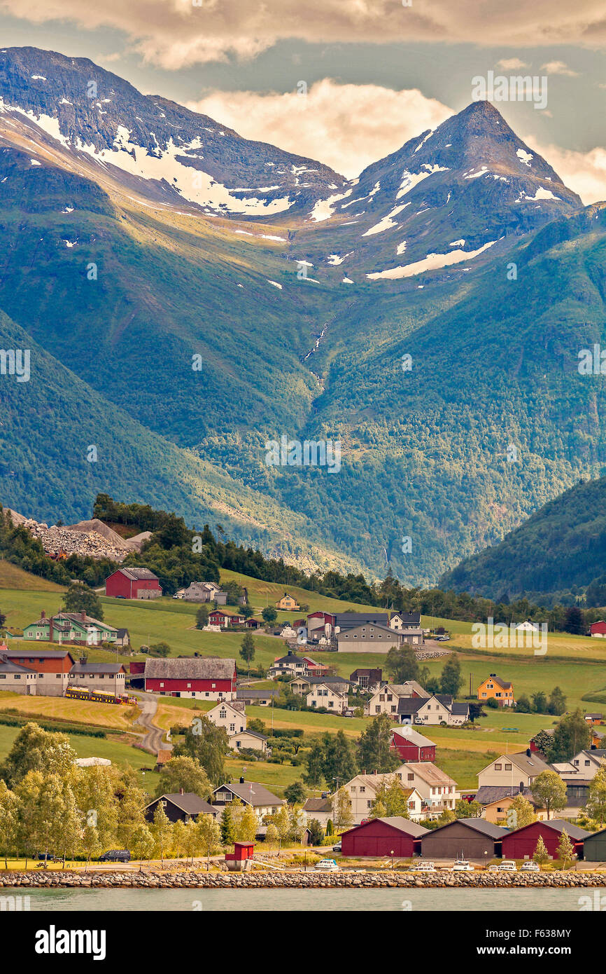 Olden norway houses hi-res stock photography and images - Alamy