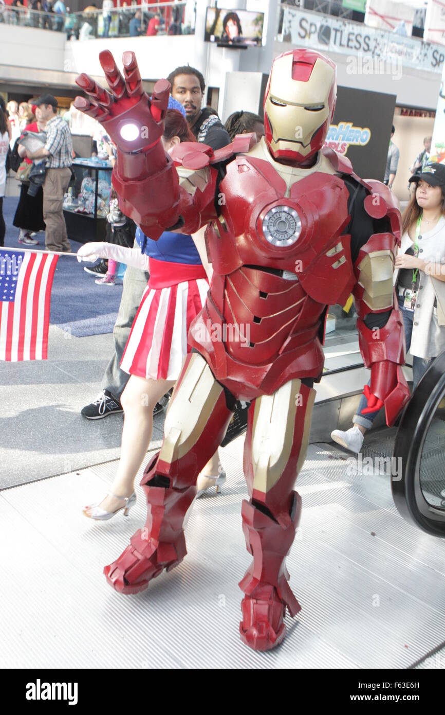 New York Comic Con 2015 - Day 1 Fans come out in crazy costumes on Day ...