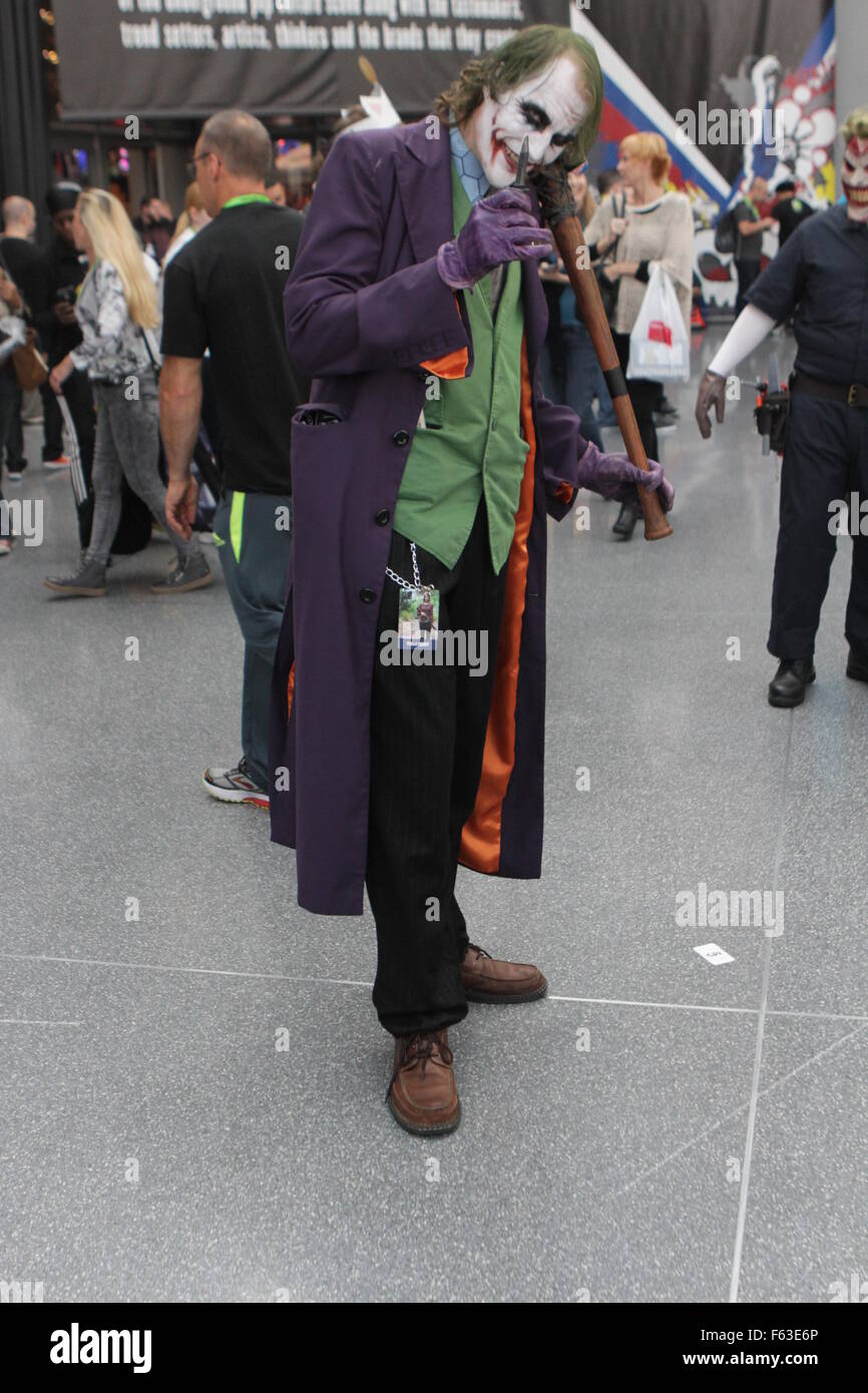 New York Comic Con 2015 - Day 1 Fans come out in crazy costumes on Day ...