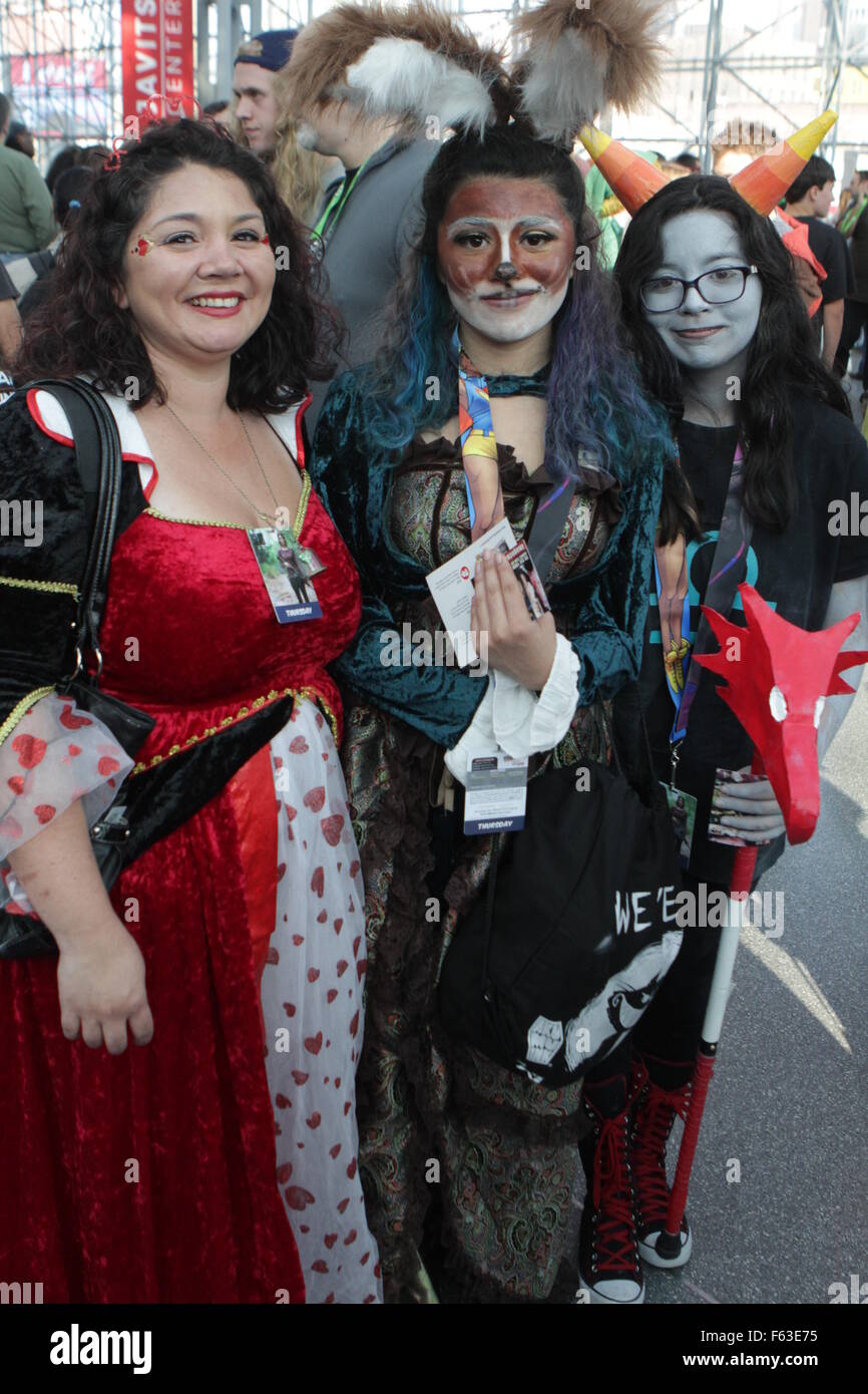 New York Comic Con 2015 - Day 1 Fans come out in crazy costumes on Day ...