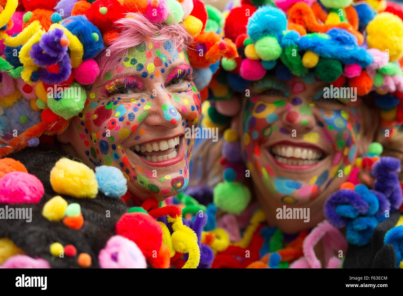 Duesseldorf, Germany. 11th Nov, 2015. Costumed carnival revelers ...