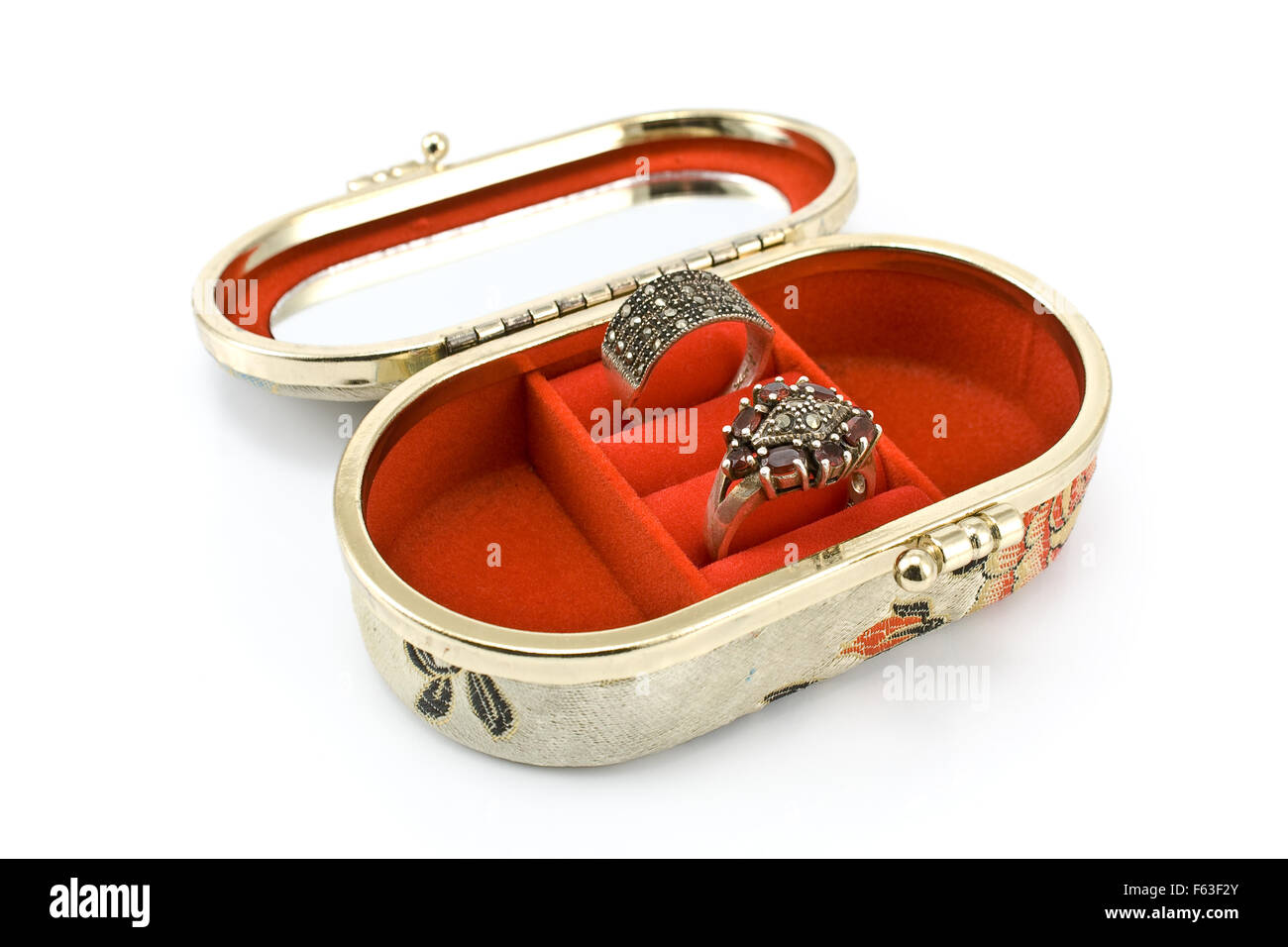 Silver rings hi-res stock photography and images - Alamy