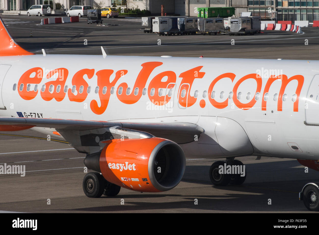 Easyjet airbus a319 aircraft hi-res stock photography and images - Alamy