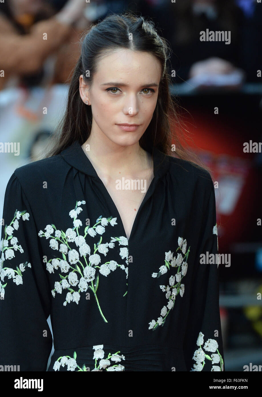 Stacy martin high rise hi-res stock photography and images - Alamy