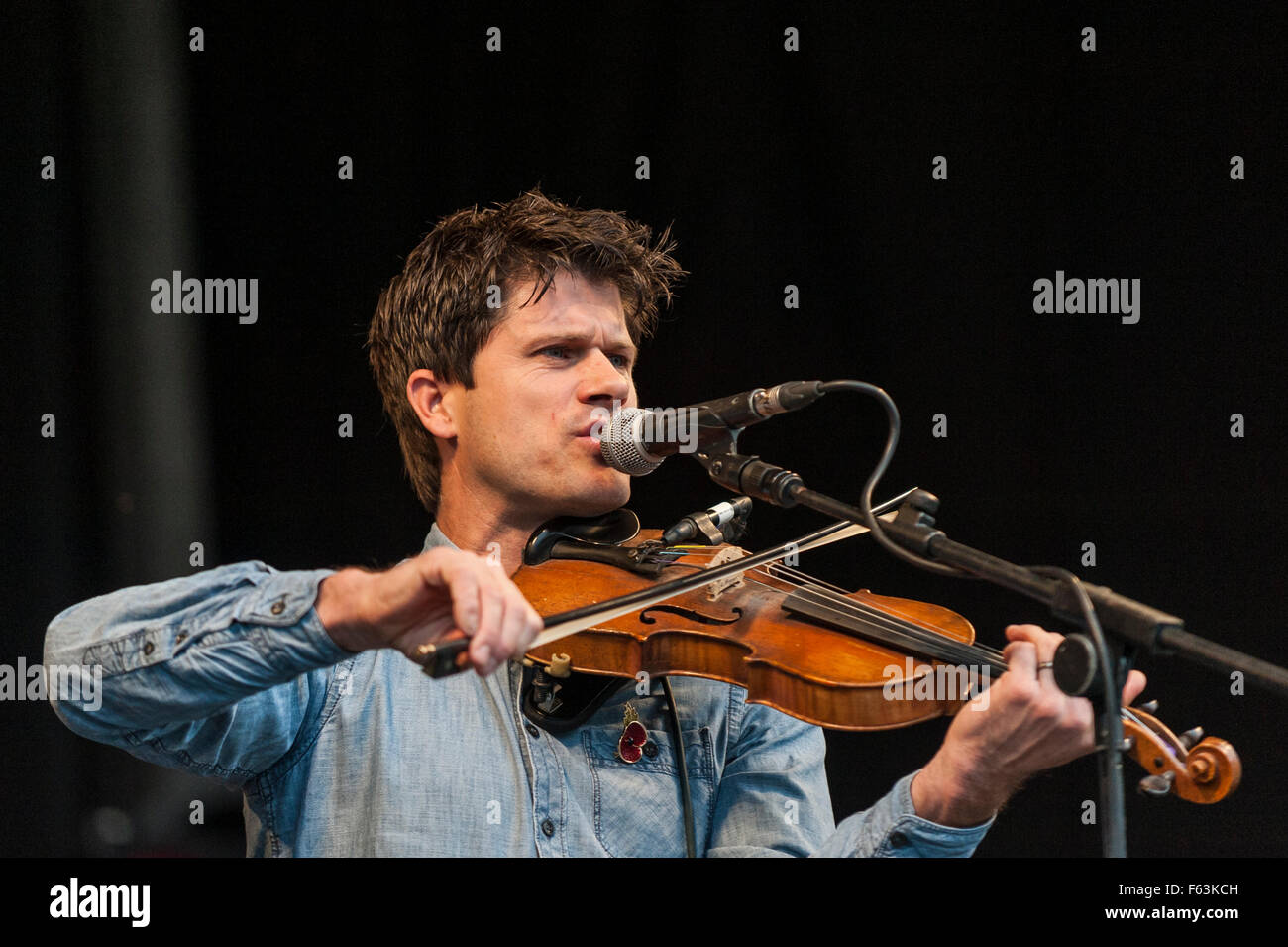 Seth lakeman performs on stage hi-res stock photography and images - Alamy