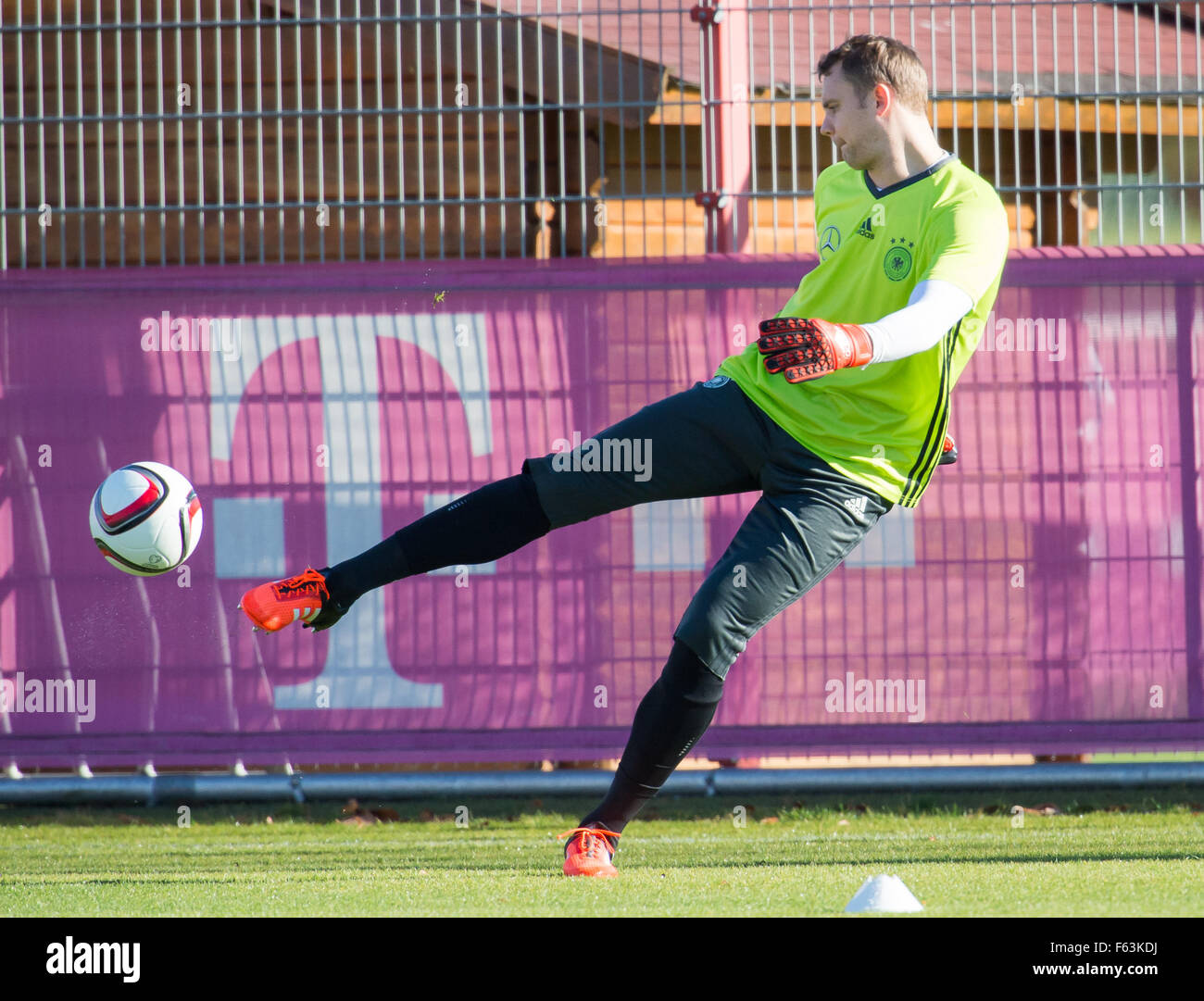 Munich, Germany. 11th Nov, 2015. Goalkeeper Manuel Neuer takes part in ...