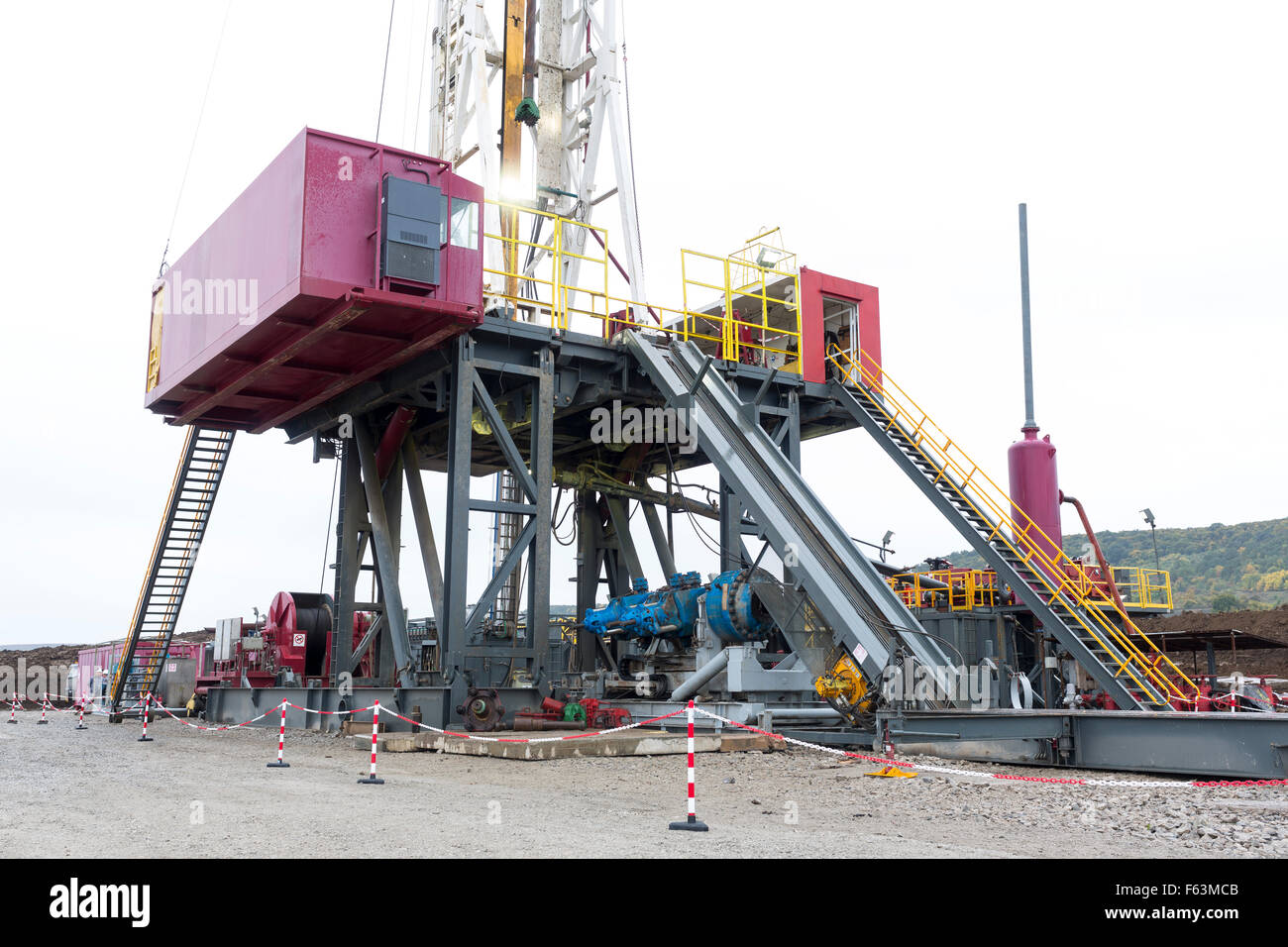 A drilling machine in a natural gas field Stock Photo - Alamy