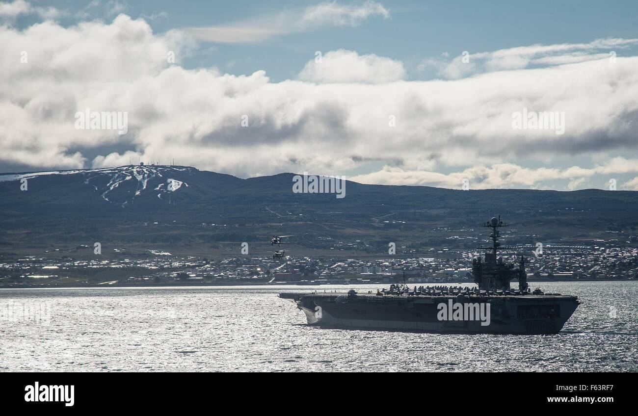 George strait and military hi-res stock photography and images - Alamy