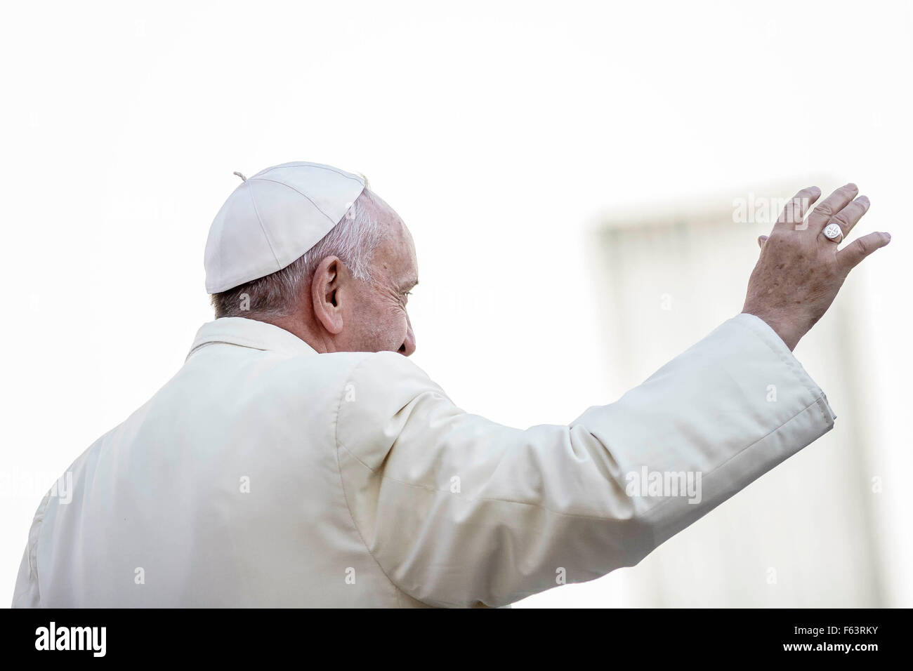Vatican City, Vatican. 11th Nov, 2015. Pope Francis delivers his ...