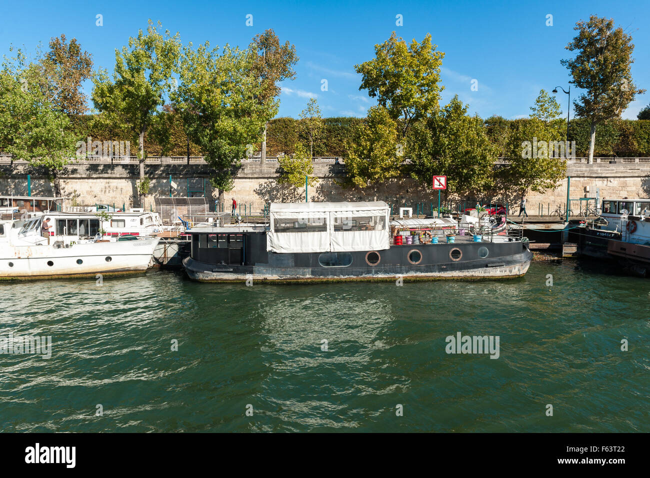 France, Paris, barges on the Seine river Stock Photo - Alamy