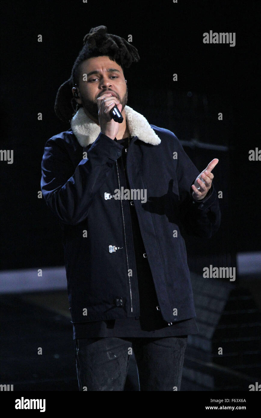 New York, USA. 10th Nov, 2015. Singer THE WEEKND performs on the runway ...