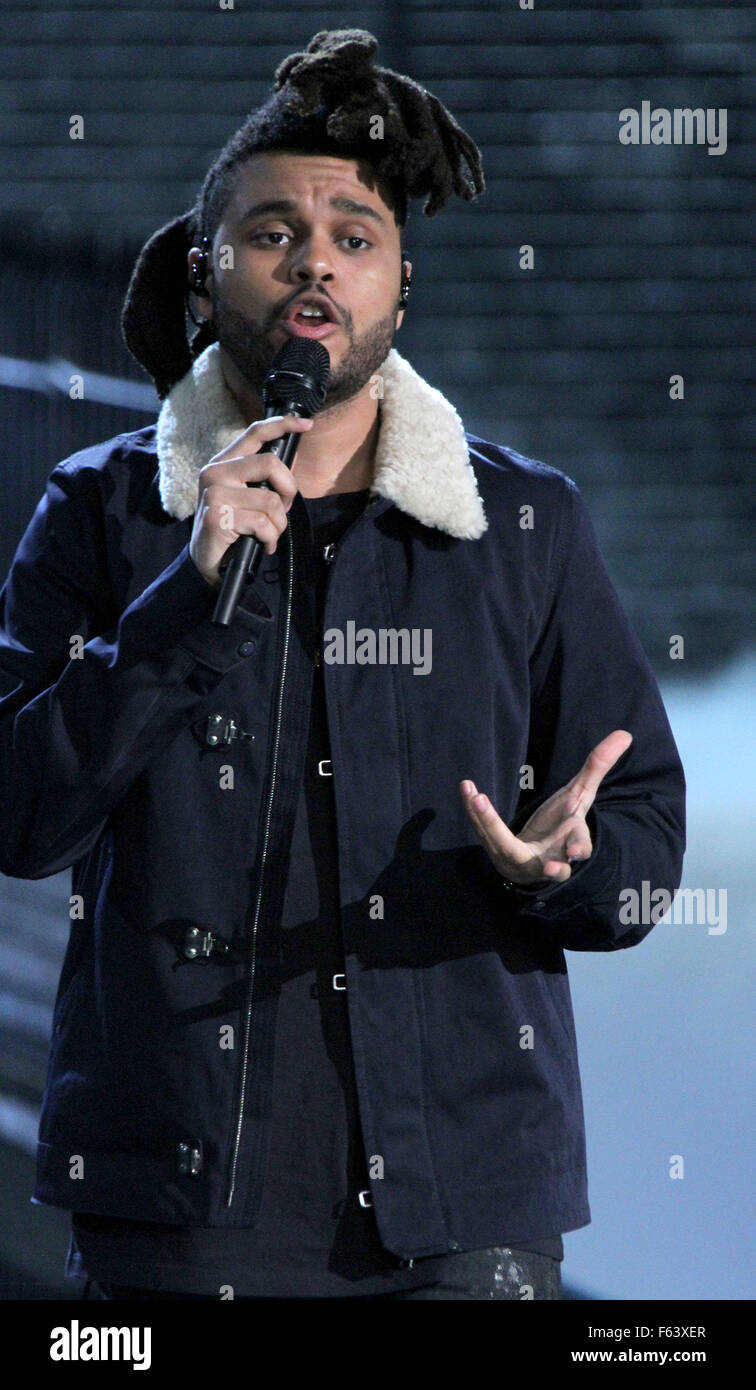 New York, USA. 10th Nov, 2015. Singer THE WEEKND performs on the runway ...