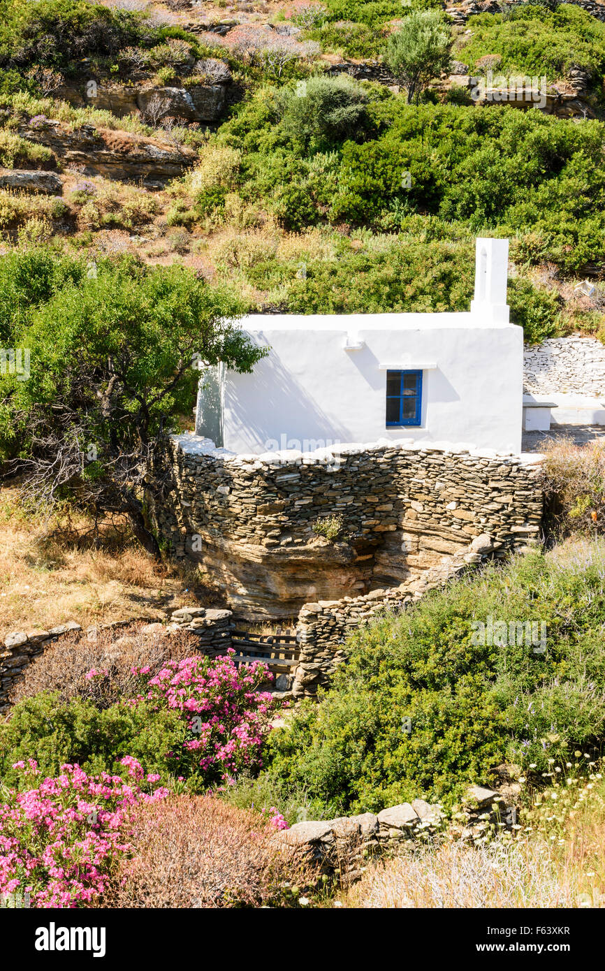 Small hillside chapel in Sifnos, Cyclades, Greece Stock Photo - Alamy